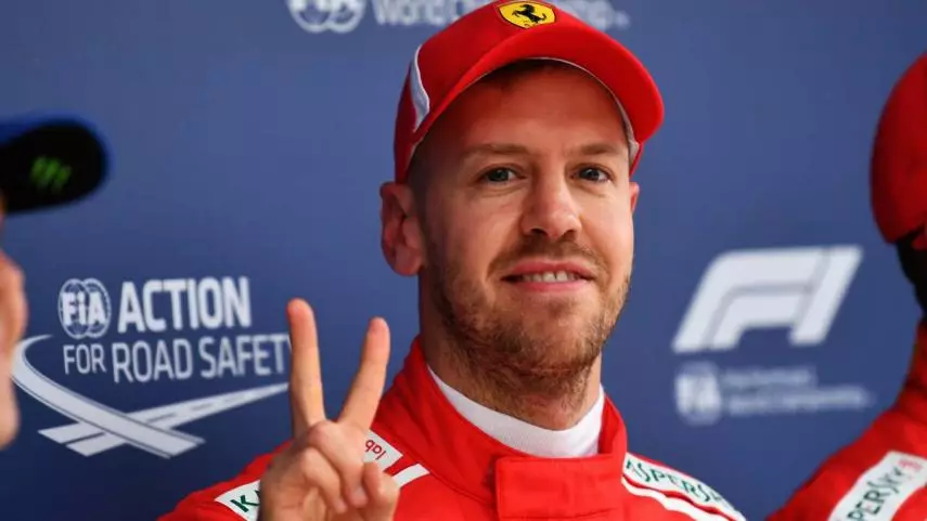 Vettel tar polet i Kina