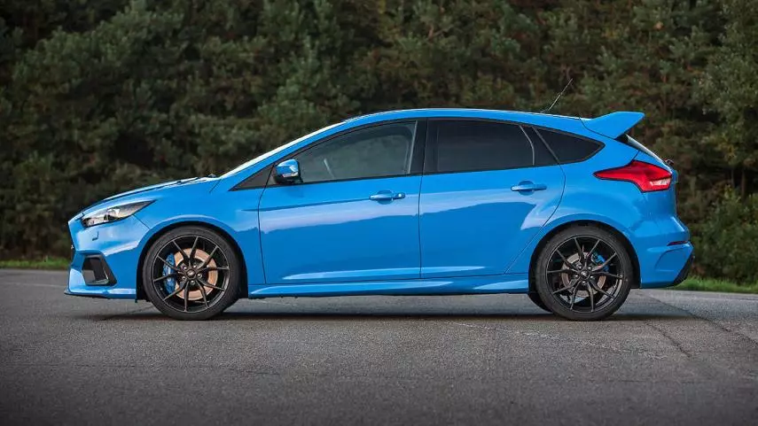 Ford Focus RS 2016 z boku