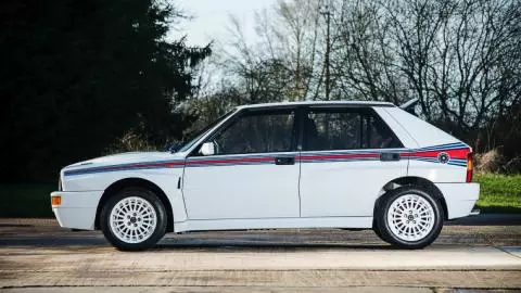 Lancia Delta Integrale HF Martini Side