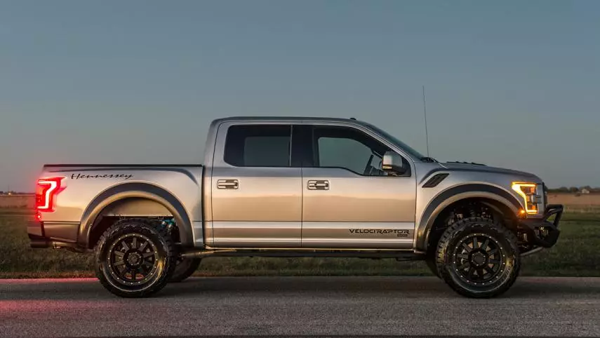 Raýat goragçylary gözegçilik etmeli 5 awtoulag - Hennessey Velociraptor 600 Twin Turbo