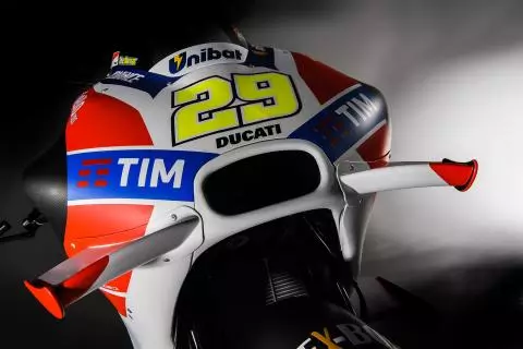 Ducati-MotoGP-2016-1