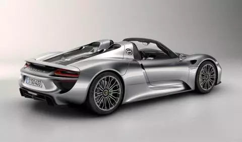 Порше 918 Спайдер сзади