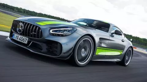 Параўнанне McLaren 600LT з Mercedes-AMG GT R Pro