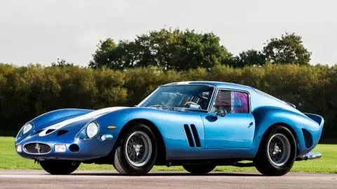 Ferrari 250 GTO yogulitsa miyala yamtengo wapatali ya Blue Nart