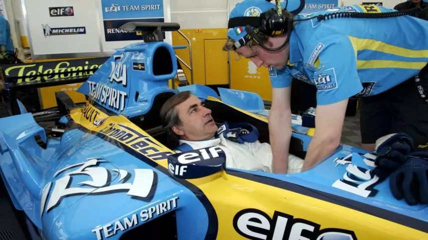 Carlos Sainz com um F1 em 2006