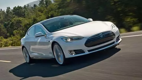 מכוניות סדאן-המהיר ביותר-להאיץ-Tesla-Model-S