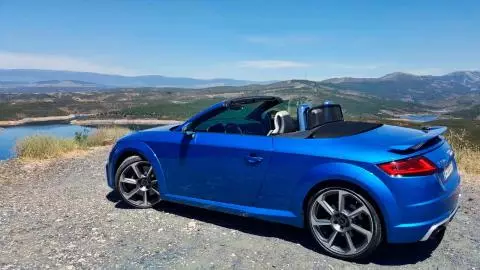 រថយន្ត Audi TTRS Roadster