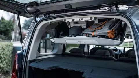 toyota-proace-city_verso_tray