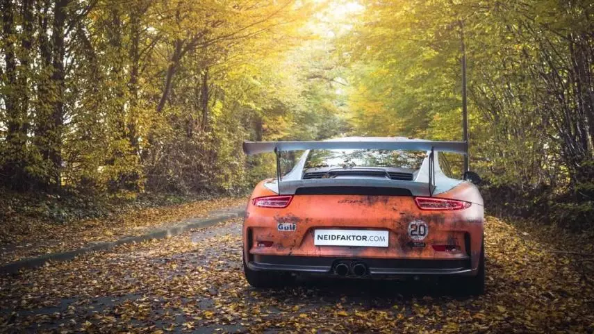 Desgastado Porsche 911 GT3 RS Golfo