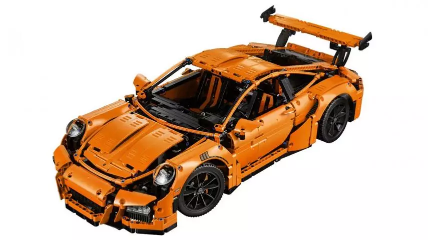 Воздушный Porsche 911 GT3 RS от Lego Technic