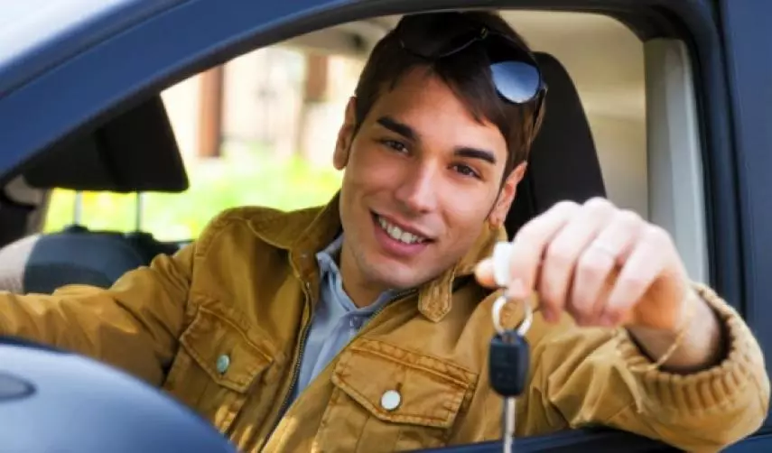 Alugar un coche durante o bloqueo