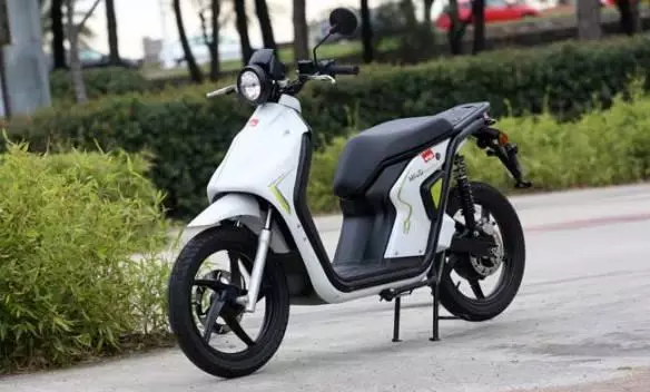 Die Generalitat poog weer om 'n elektriese motorfiets te vervaardig 125458_6