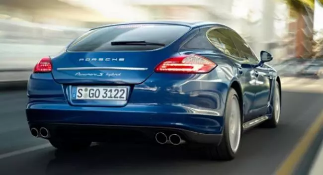 Ang Porsche Panamera Plug-in Hybrid 'mag-plug in' sa 2014 126367_4