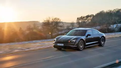 Porsche Taycan'ı test edin