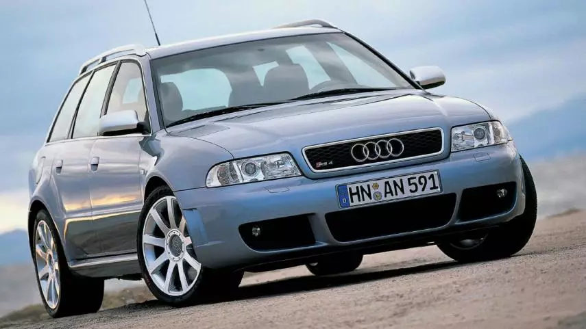 Audi RS4 B5