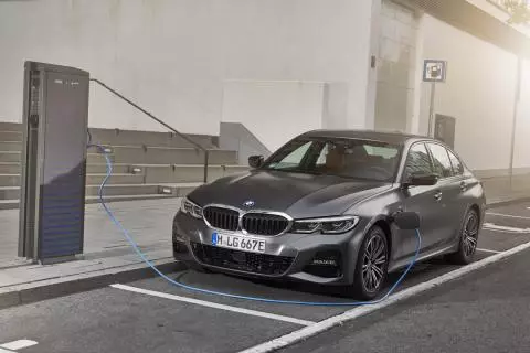 Test BMW 330e 2019