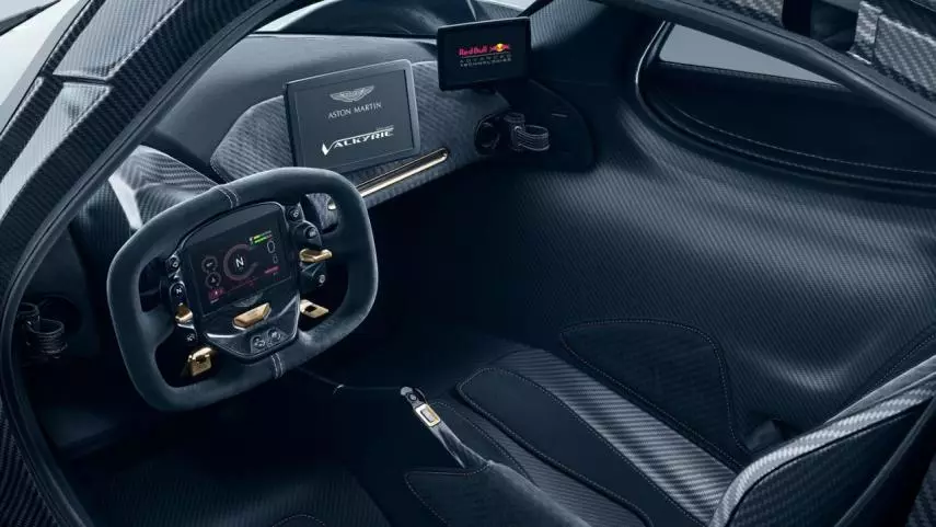 Aston Martin Valkyrie'nin fotoğrafı.