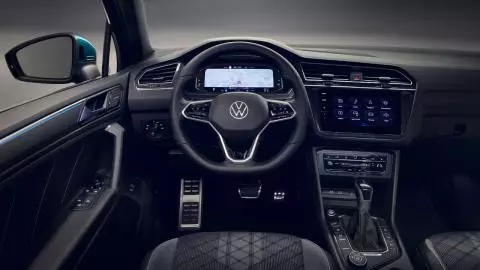 kokpit peugeot-3008-vs-vw-tiguan_tiguan