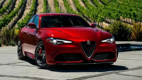 تست آلفارومئو جولیا Quadrifoglio Verde اتوماتیک