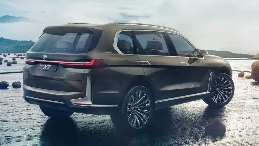 BMW X7 iPerformance கருத்து