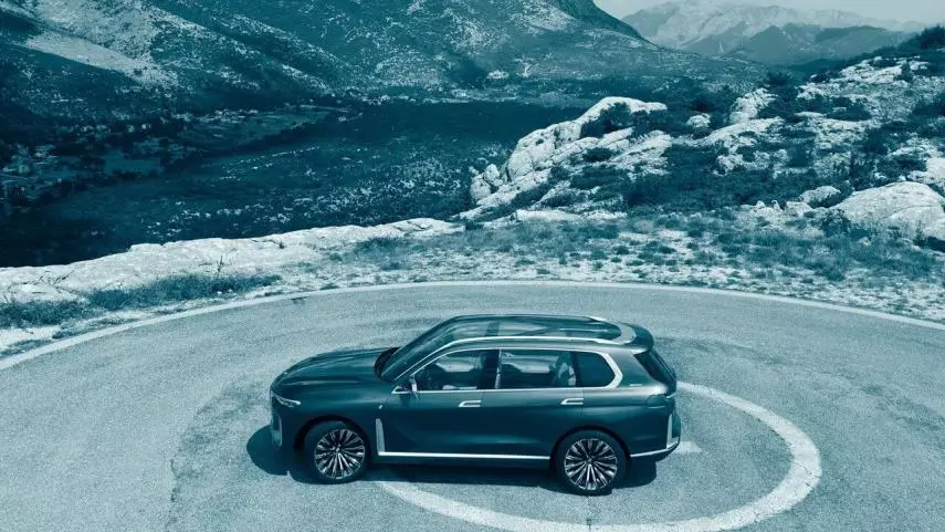 BMW X7 iPerformance கருத்து