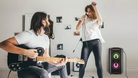 Njihuni me Bishën e LG-së, sistemin zanor me fuqi të lartë për festat tuaja