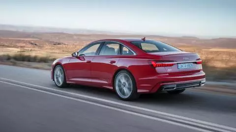 Audi A6 2018 (dynamický)