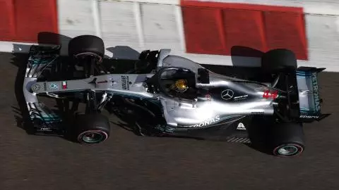 Hamilton me numrin 1 në Abu Dhabi