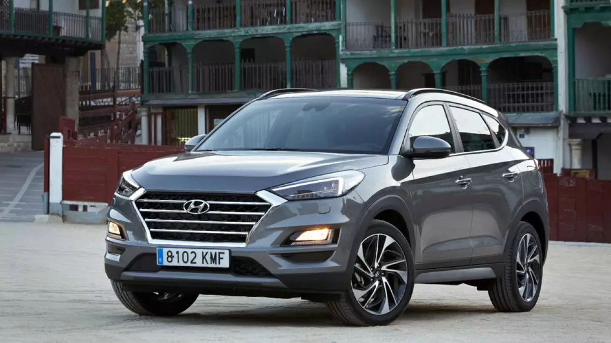 Gwajin Hyundai Tucson 2.0 CRDi 184CV AWD Salon atomatik