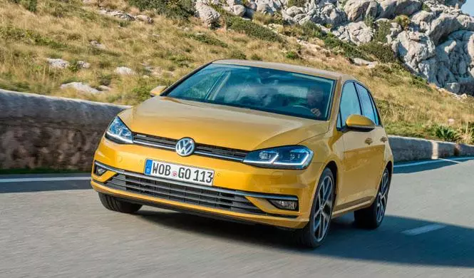 Tšōmo e nchafalitsoe: ena ke VW Golf e ncha 143418_6