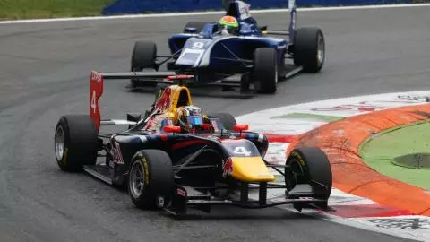 Carlosas Sainzas GP3 lenktynėse