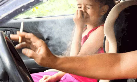 greece smoking in the car