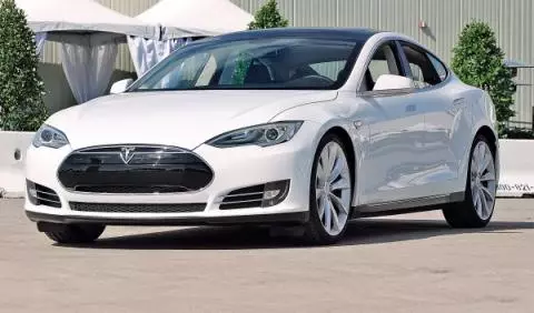 Tesla Model S voorzijde