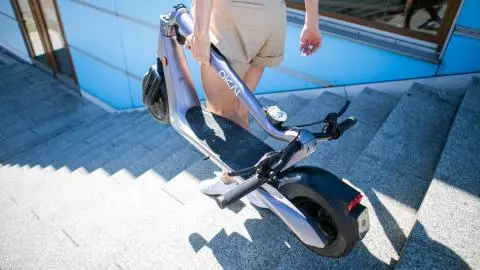 Attestato obbligatorio per scooter: abbiamo già una data