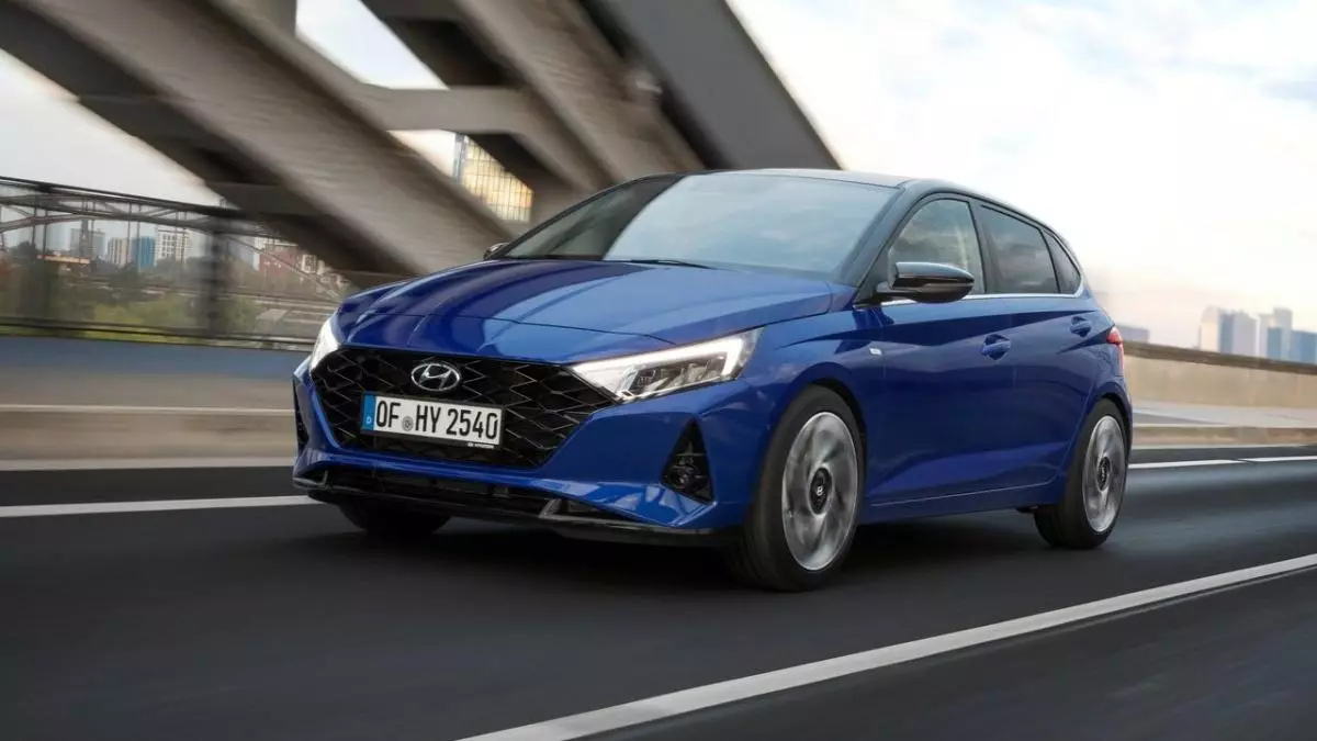 Hyundai i20 или Peugeot 208, что купить в 2022 году?