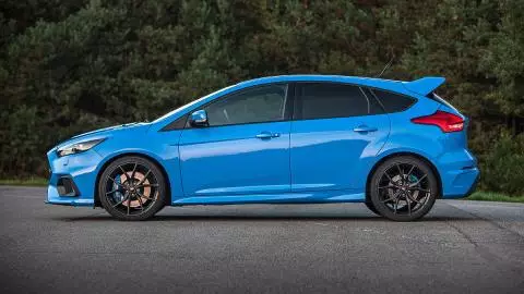 Ford Focus RS 2016 ด้านข้าง