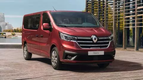 renault-trafic-2021_rouge