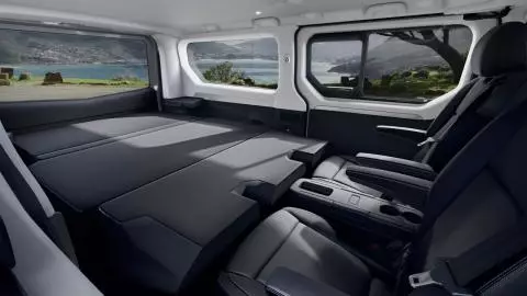 renault-trafic-2021_agter-bed