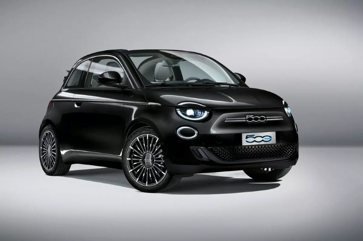 Fiat 500 La Prima avy amin'i Bocelli: feo premium