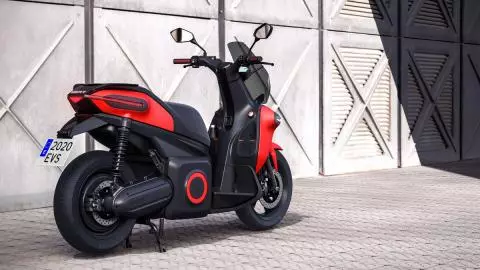 nový elektrický motocykl sdílená městská mobilita elektrická budoucnost