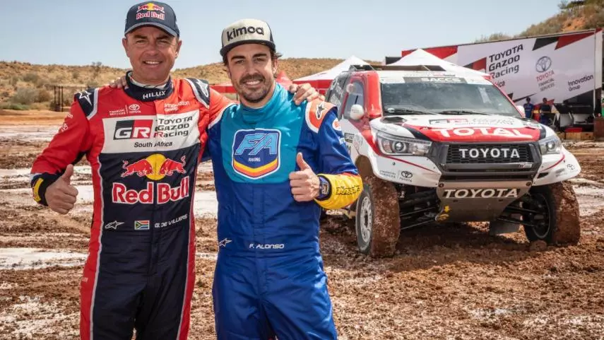 Dakar'ın Toyota Hilux'u ile Fernando Alonso