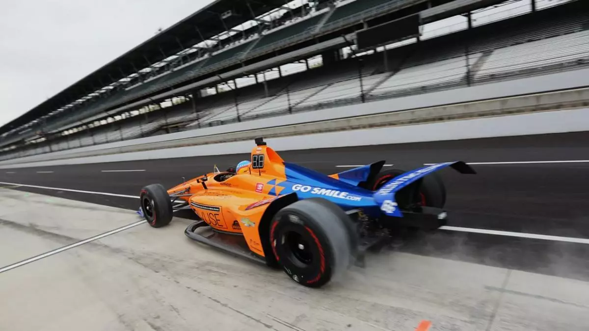 La pluja i la mecànica compliquen a Alonso el test d'Indianapolis