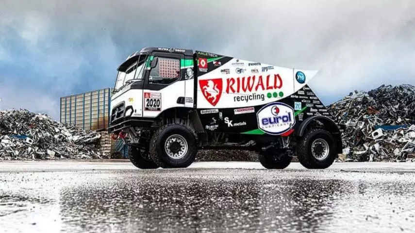 Ikamyo ya Dakar hybrid Renault