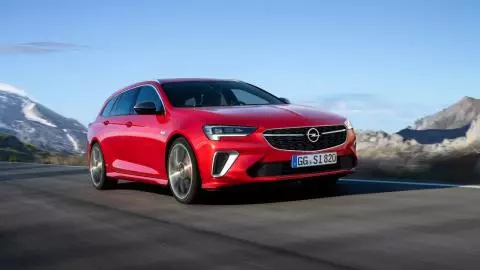 I-Opel Insignia GSi 2020