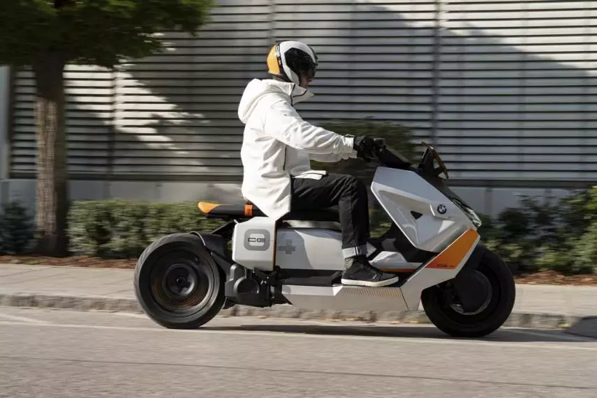 Uusi BMW Motorrad CE 04