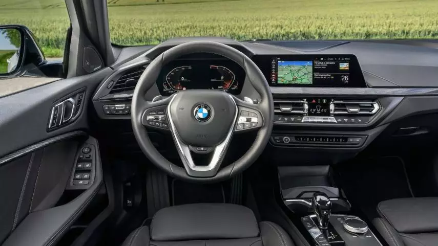 BMW 1 मालिका 2021