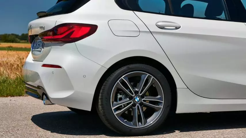 BMW 1 मालिका 2021