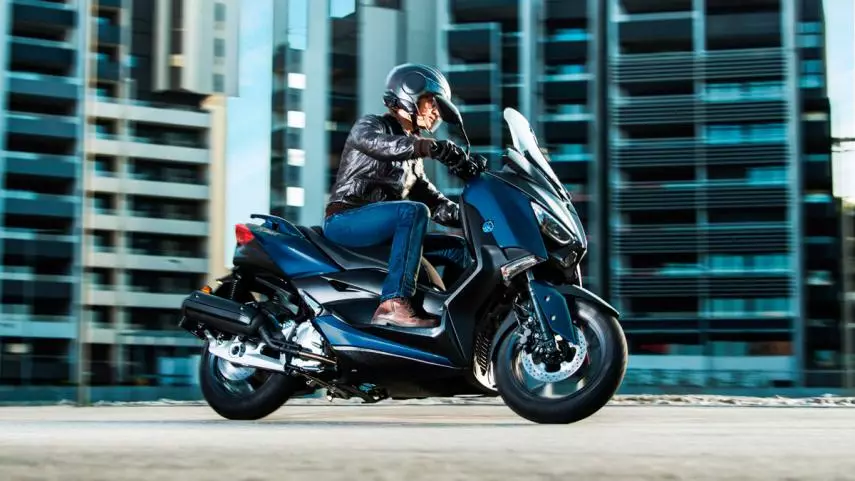 moto maxiscooter ciutat mobilitat