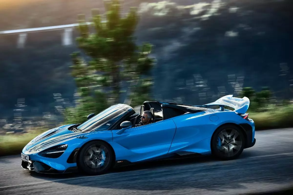 McLaren 765LT Spider: yn awr yn yr awyr agored