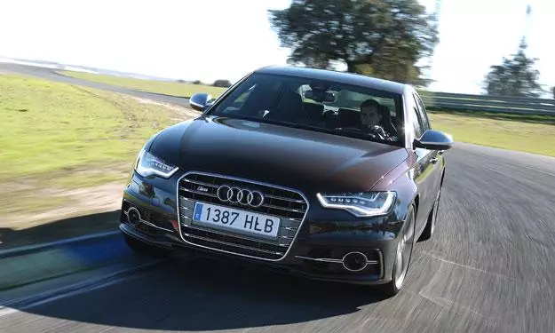 II Track Day Auto Bild Audi